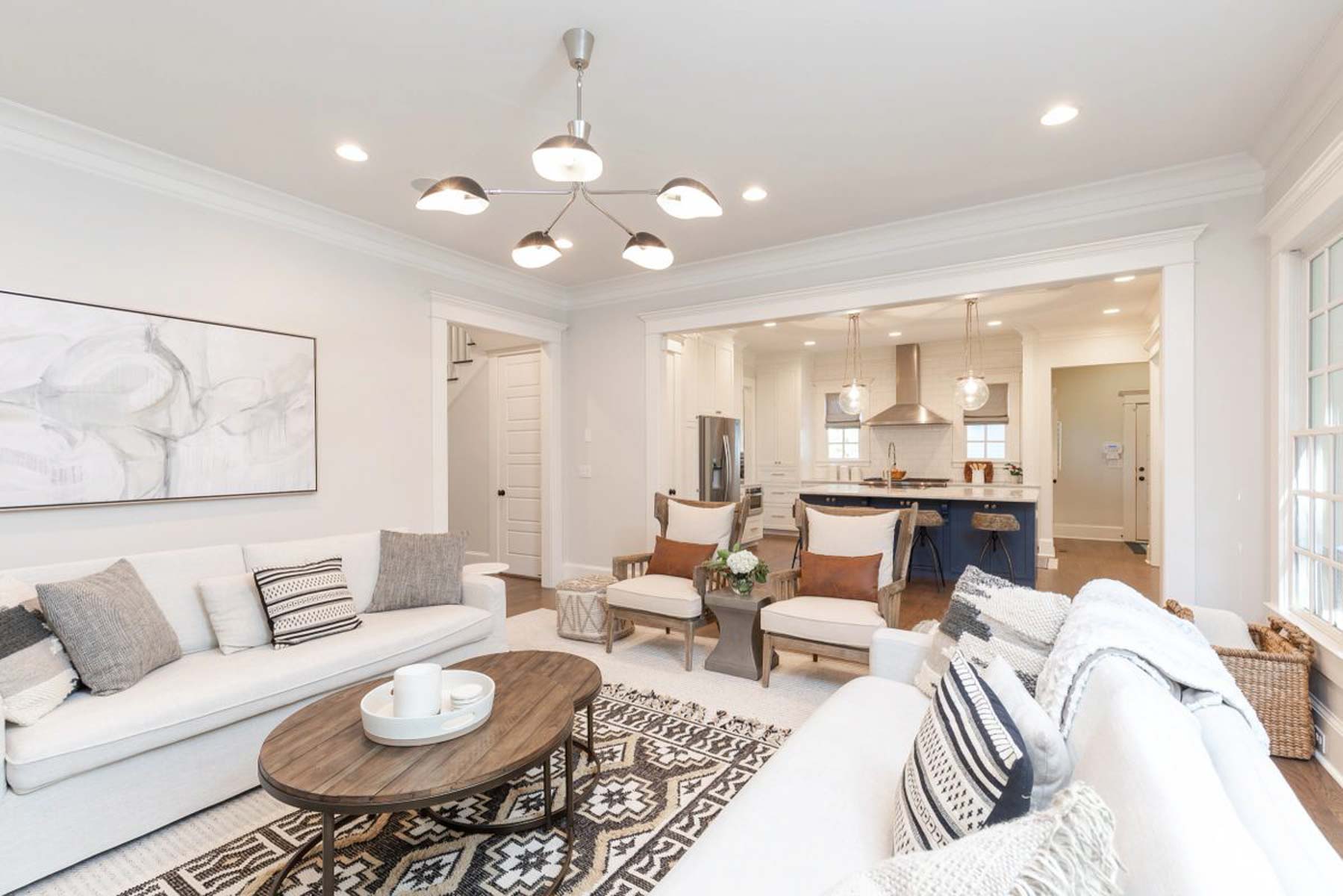 An Overview Of Benjamin Moore Classic Gray (#OC-23) - EdgeFurnish