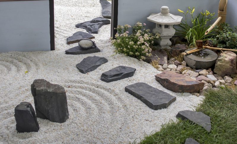 24 Stunning White Rock Garden Ideas for Your Front Yard - EdgeFurnish